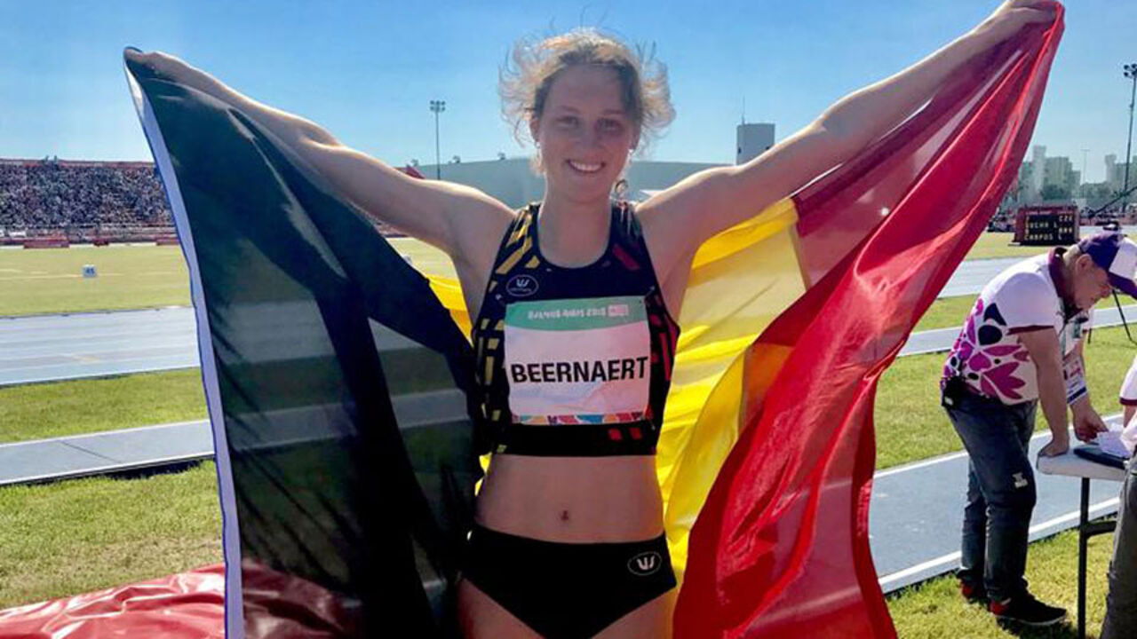 VIDEO: Beernaert springt naar goud op Jeugdspelen ondanks paardenstaart ...