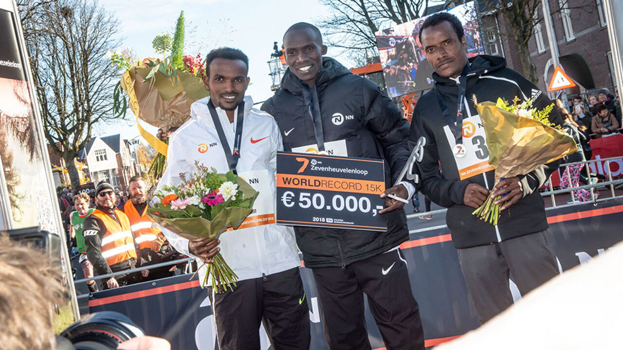 Oegandees Cheptegi loopt wereldrecord op 15 km in Zevenheuvelenloop ...
