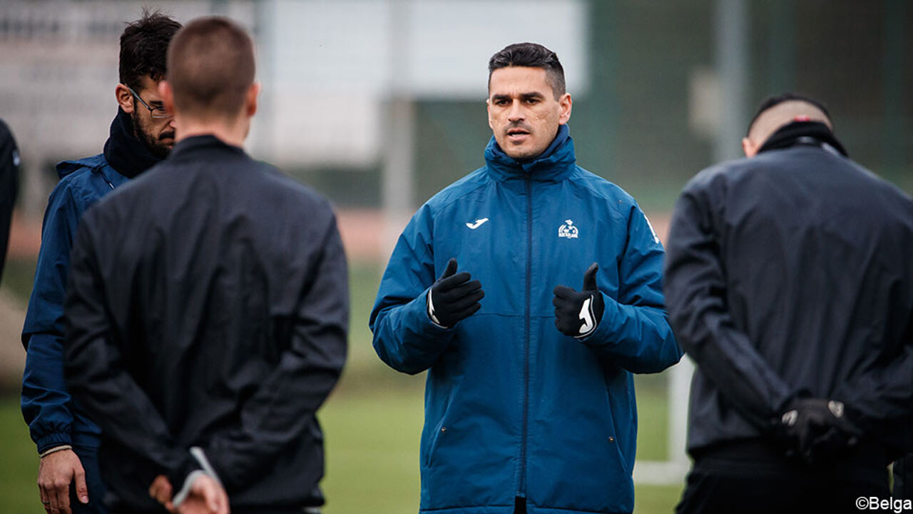 Derde Spaanse coach dit seizoen bij Roeselare: "Wat is er mis met ...