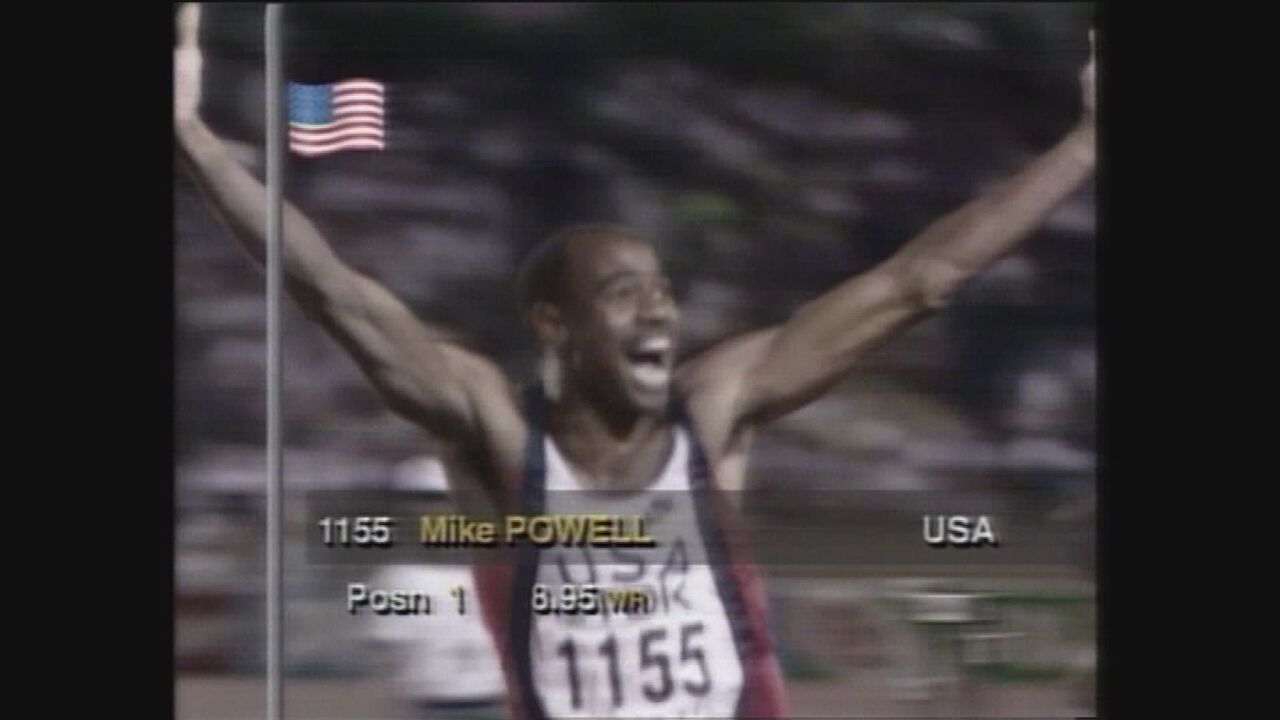 Retro: Het mythische wereldrecord verspringen van Mike Powell uit 1991 ...