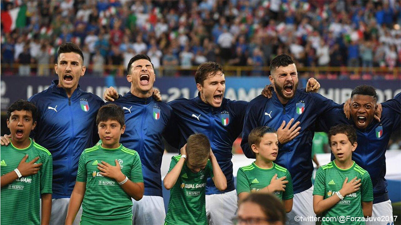 OPVALLEND: Italiaanse beloften zingen volkslied luid mee, té luid | sporza