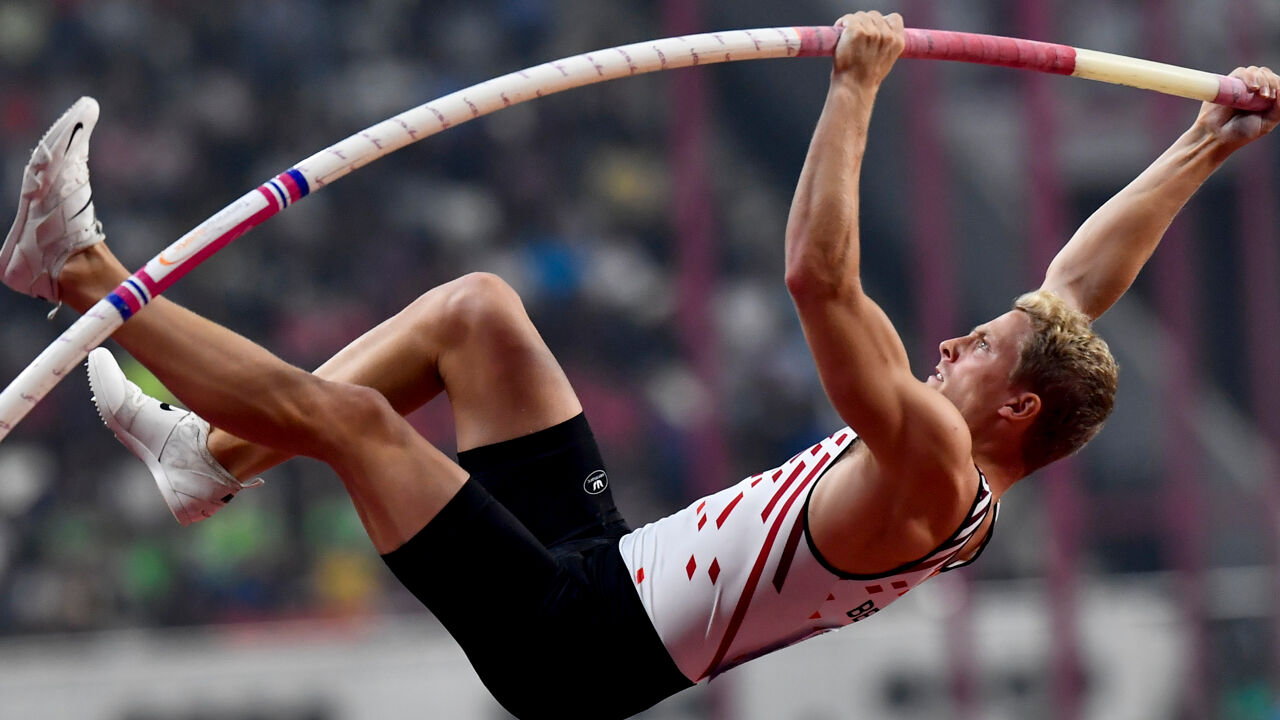 Ben Broeders evenaart zijn kersverse Belgische record polsstokspringen ...