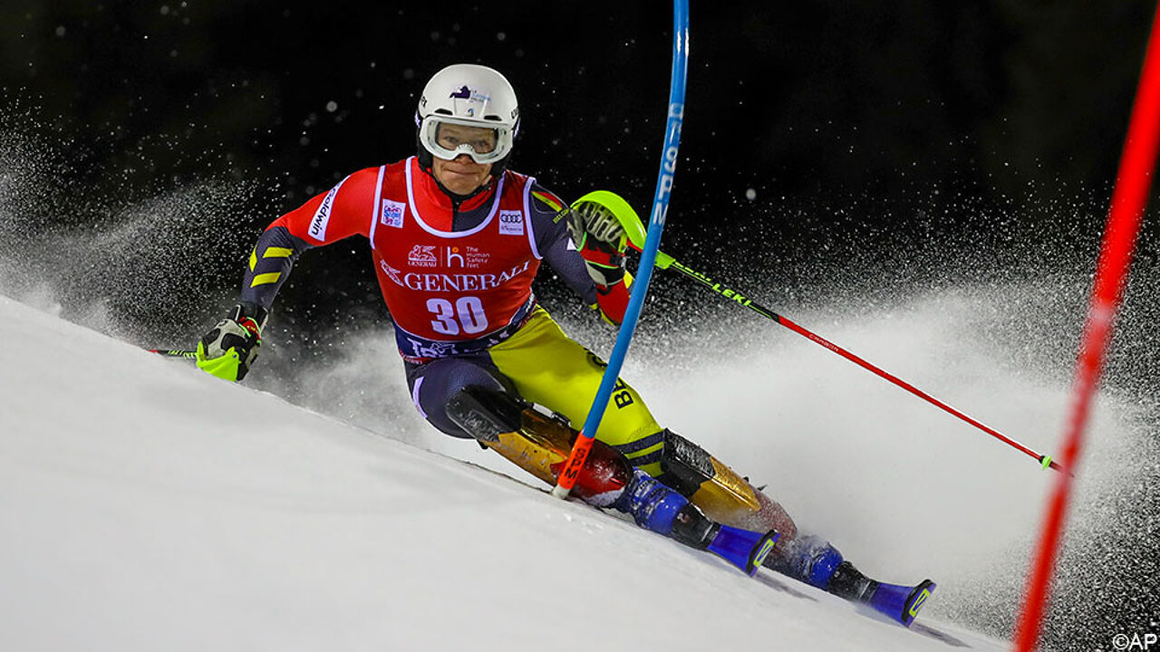 Marchant verliest skilat en geeft op in Wengen | sporza