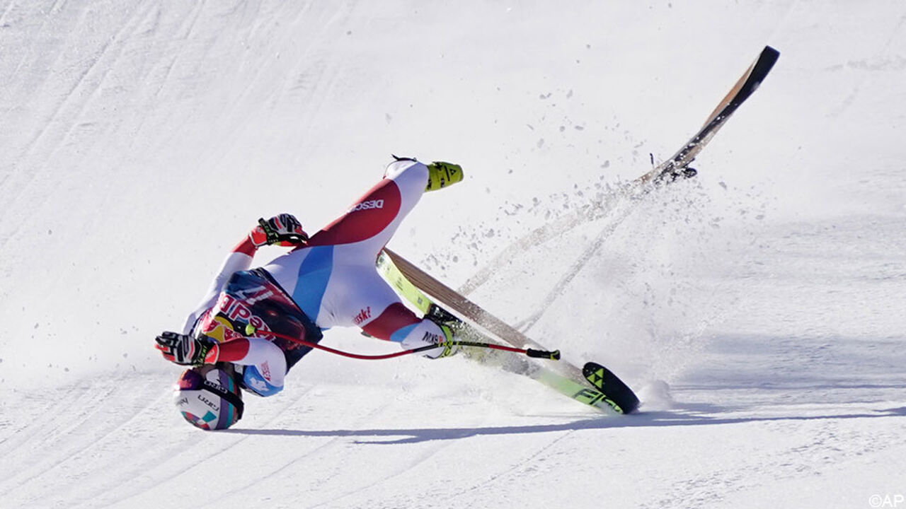 Zware crashes ontsieren afdaling mythische Streif: "Ik ben razend" | sporza