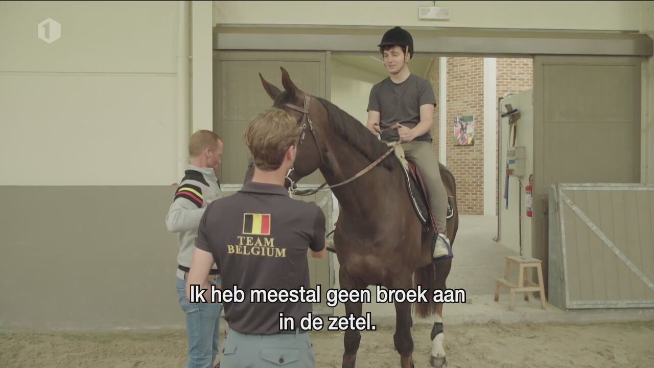 Thomas Huyghe gaat op bezoek bij ruiter Pieter Devos | sporza