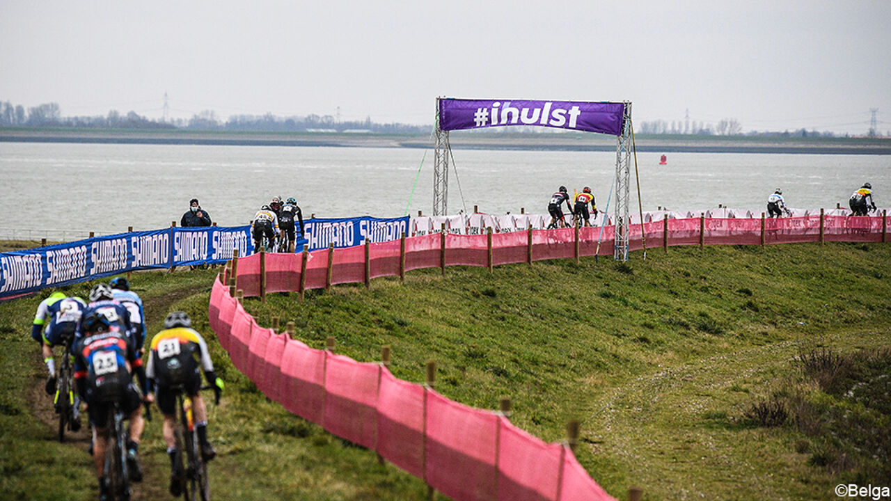 Nederlandse gemeente Hulst mag in 2026 WK veldrijden organiseren | sporza