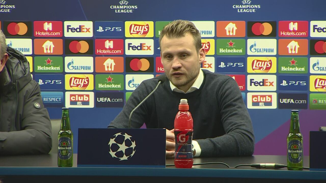Mignolet: "Als een bokser in de hoek, die slagen blijft krijgen" | sporza