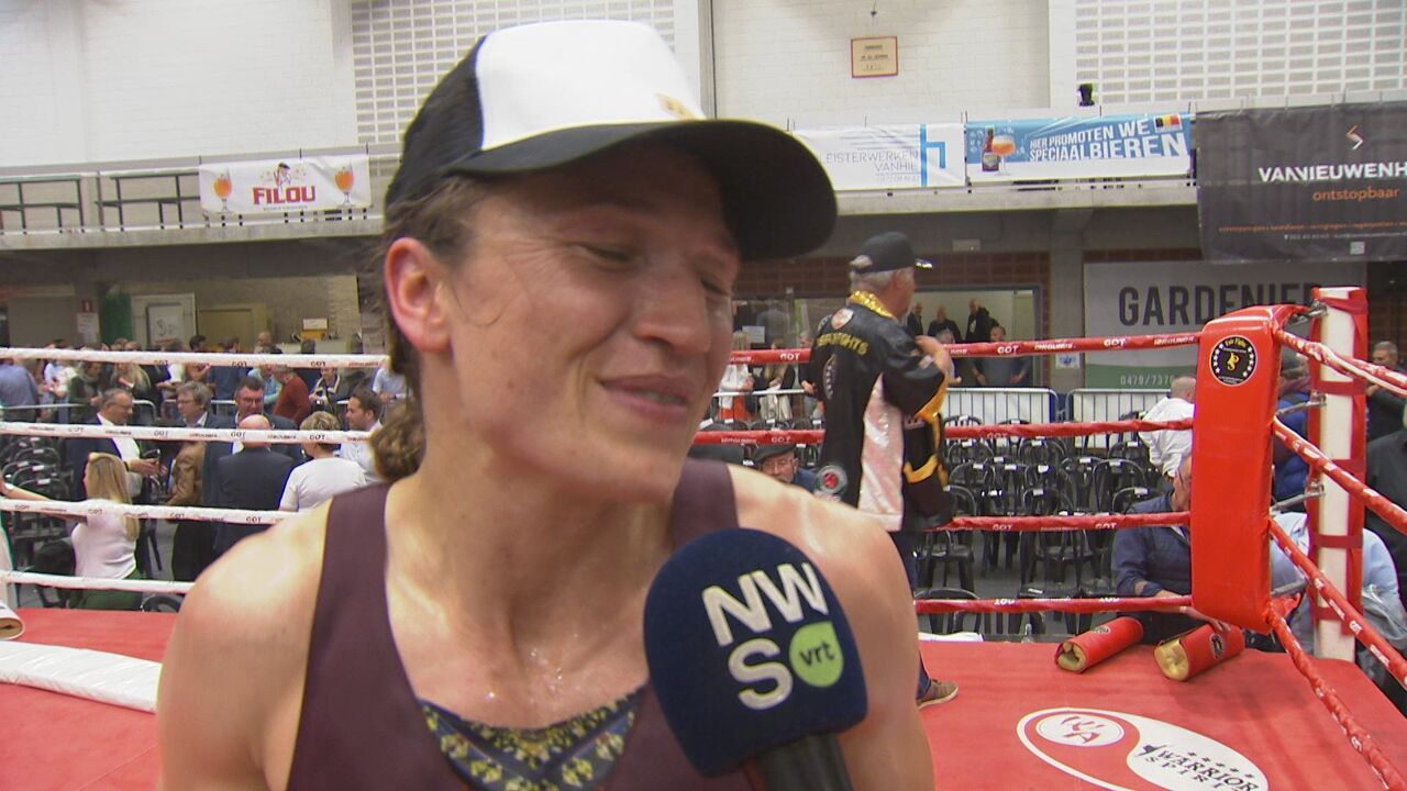 Oshin Derieuw: "De coach vroeg om afstand te houden, maar ik had zin om ...