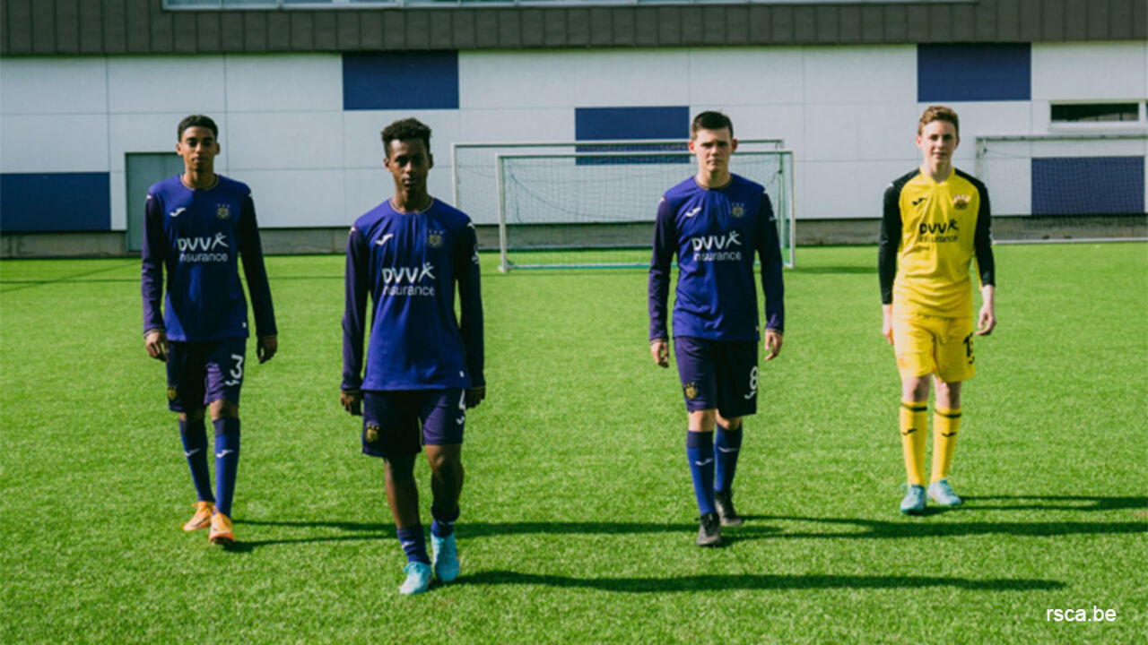 Zoon van voormalig doelman Boubacar Barry Copa tekent eerste ...