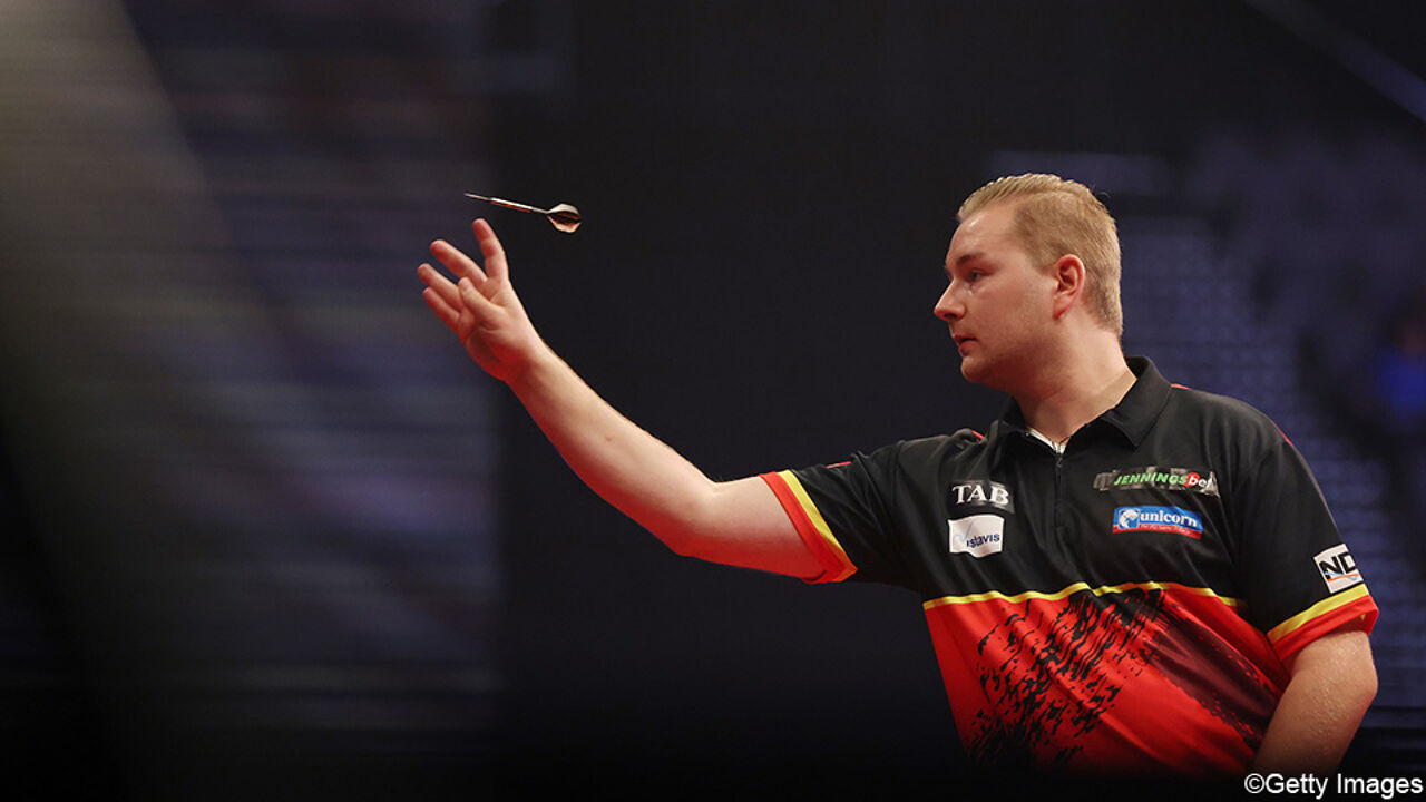 Gerwyn Price houdt Dimitri Van den Bergh uit finale in Nieuw-Zeeland na ...