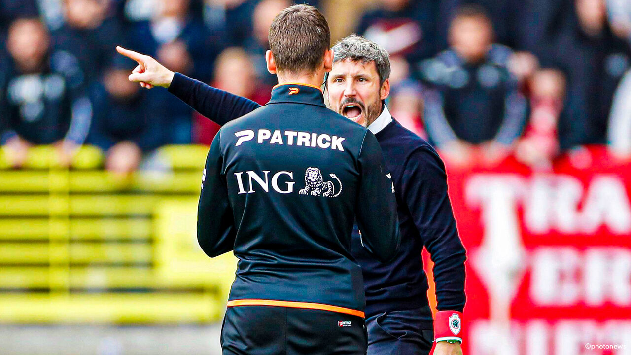Van Bommel zag "topwedstrijd" ondanks verlies, maar is woest op ref ...