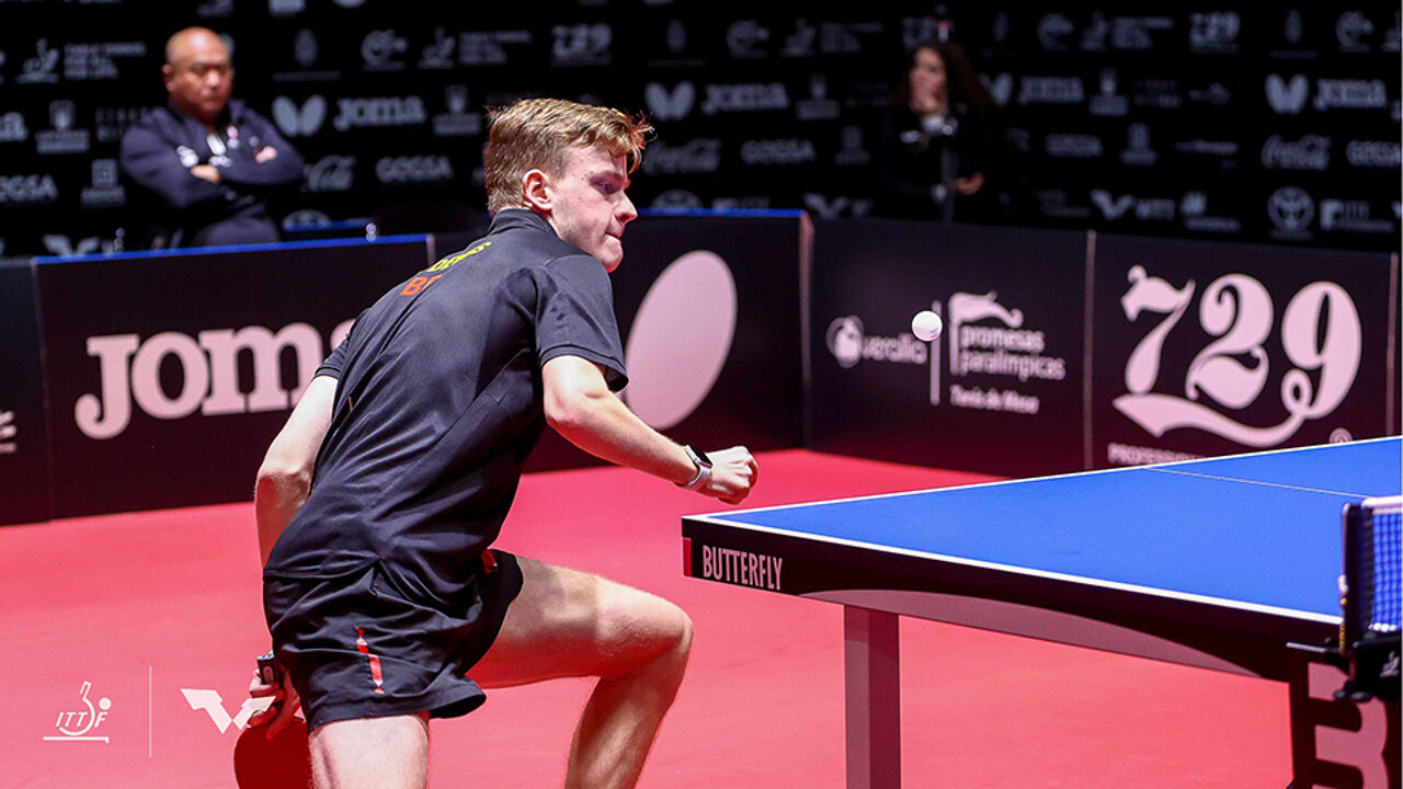 Laurens Devos kroont zich tweede maal tot wereldkampioen G-tafeltennis | sporza