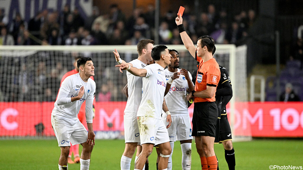 Arteaga haalt Silva onderuit, rood oordeelt ref Van Driessche | sporza