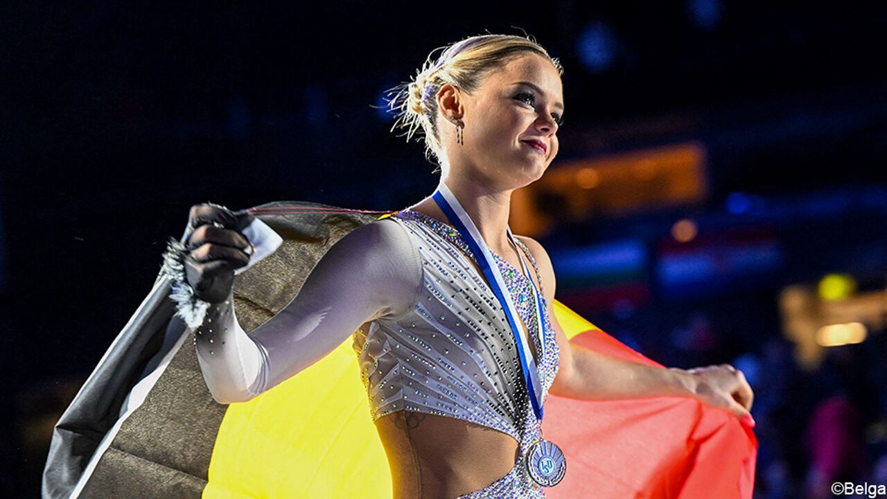 Loena Hendrickx glundert met bronzen medaille: "Ik heb hier hard voor ...