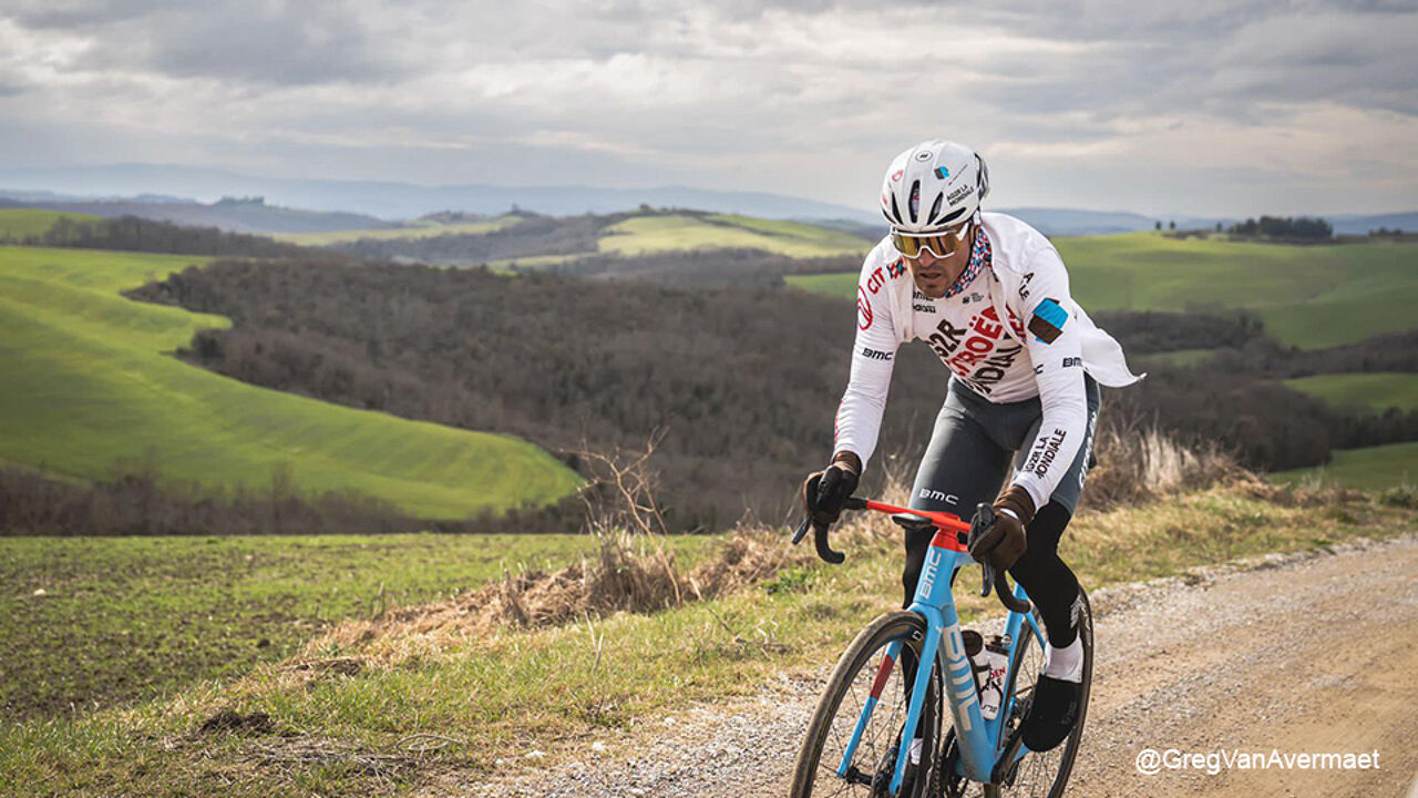 Zieke Greg Van Avermaet past voor Milaan-Sanremo: "Vlaamse klassiekers ...