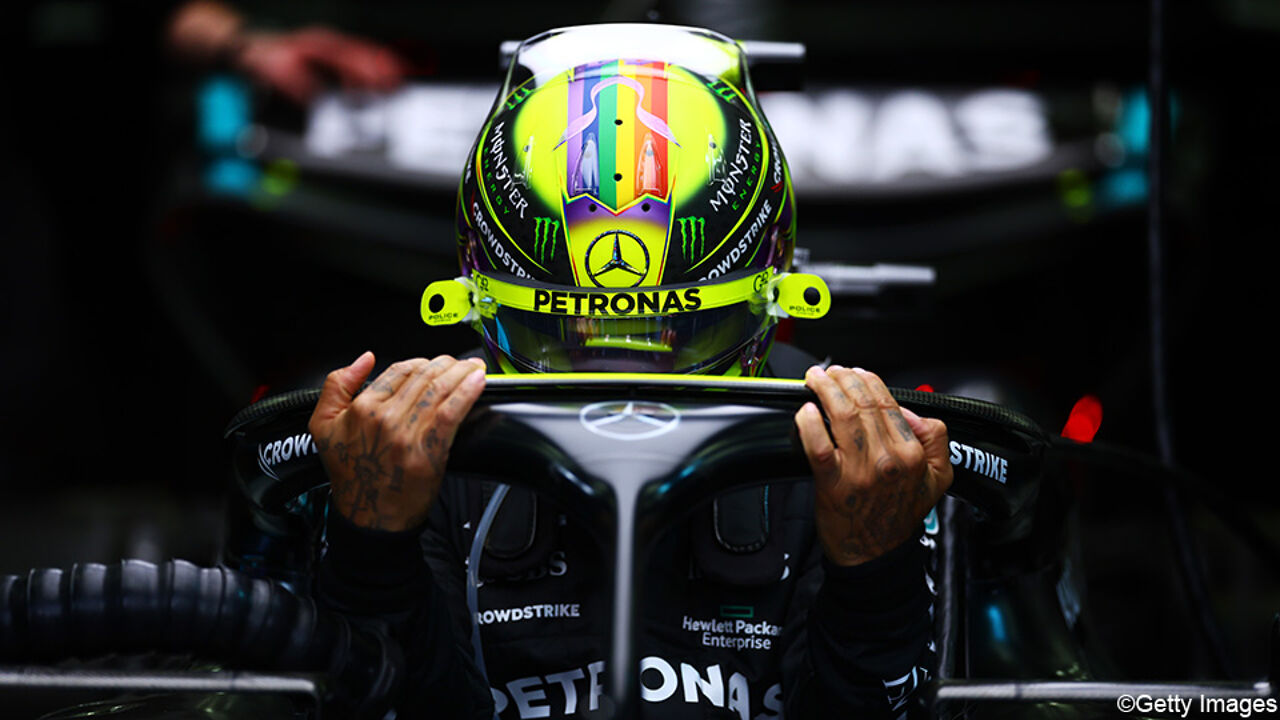 Mercedes plant "radicale" veranderingen na kritiek Hamilton en sneer ...