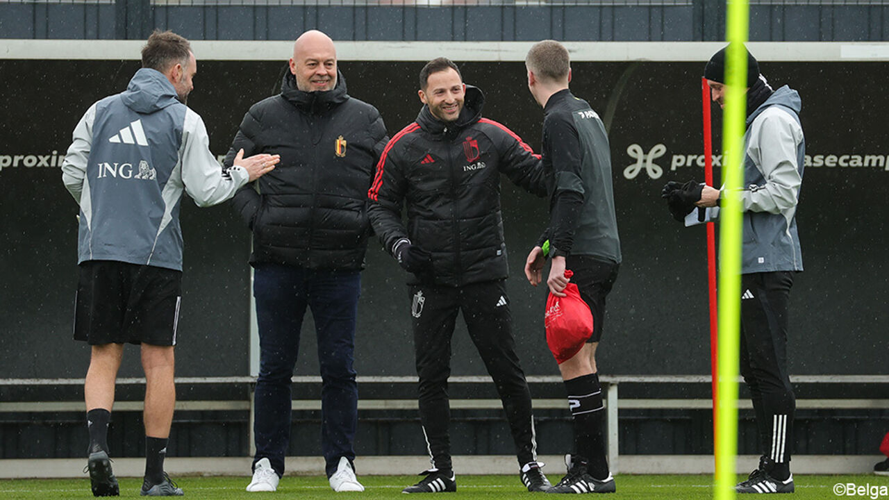 Bondscoach Tedesco verwelkomt alle Rode Duivels én scheidsrechter Put ...