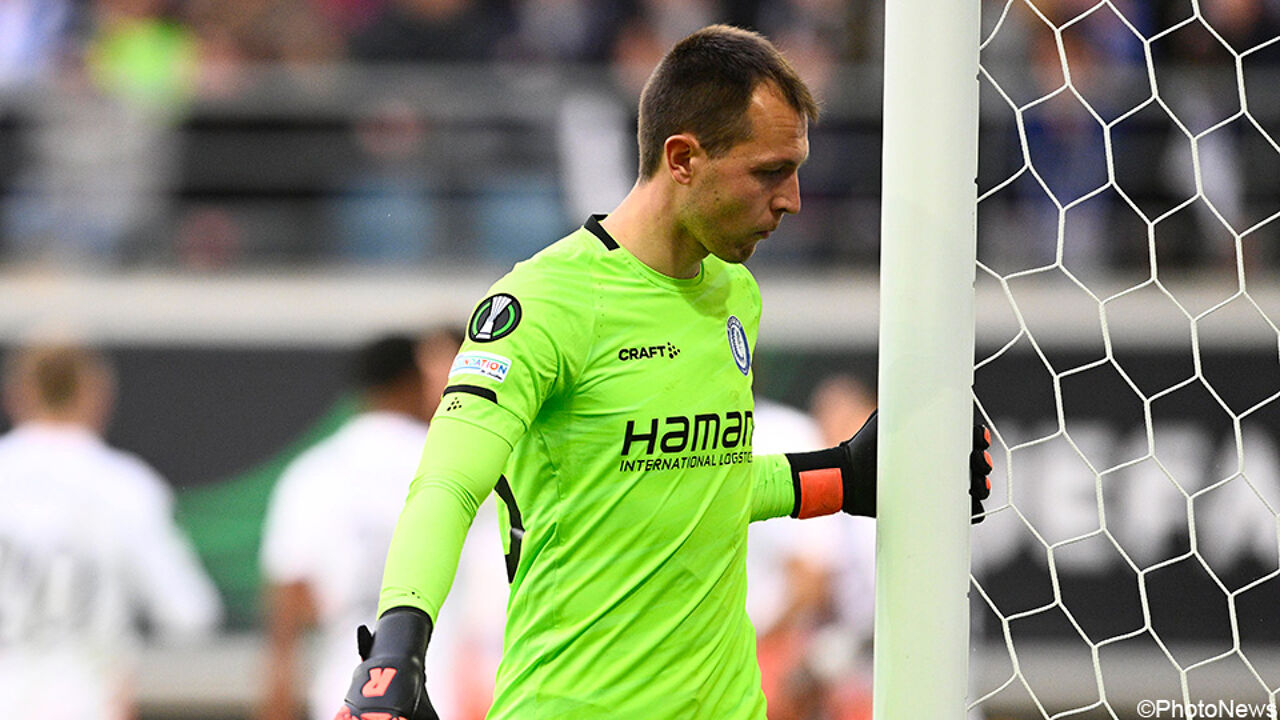 Oef Roef! Gent-doelman blundert, maar de VAR keurt de goal af | sporza