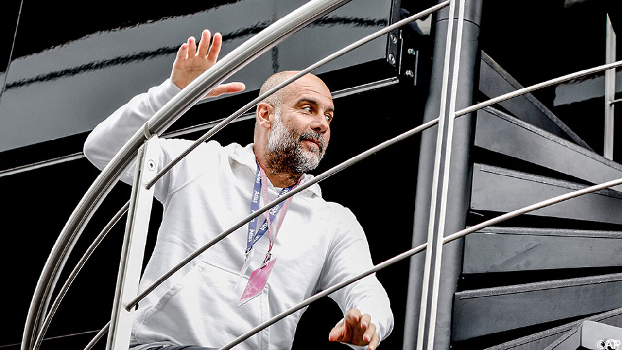 Pep Guardiola volgt Formule 1-race in de box van Mercedes | sporza