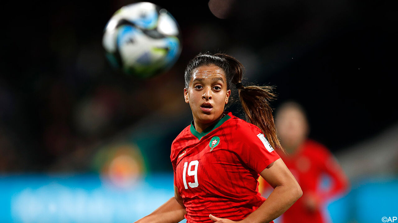 Pleintjesvoetbalster uit Molenbeek die straks tegen Frankrijk speelt ...