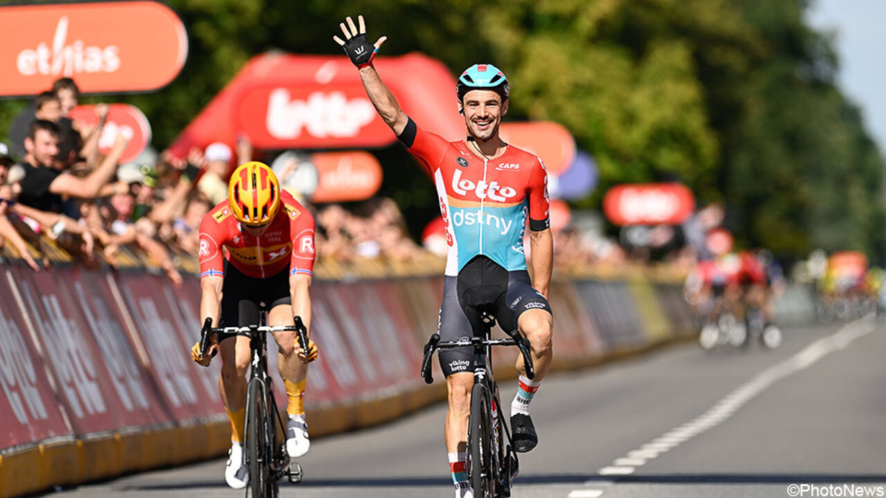 BEKIJK: Campenaerts laat pechvogel Rasmus Tiller een poepje ruiken in ...