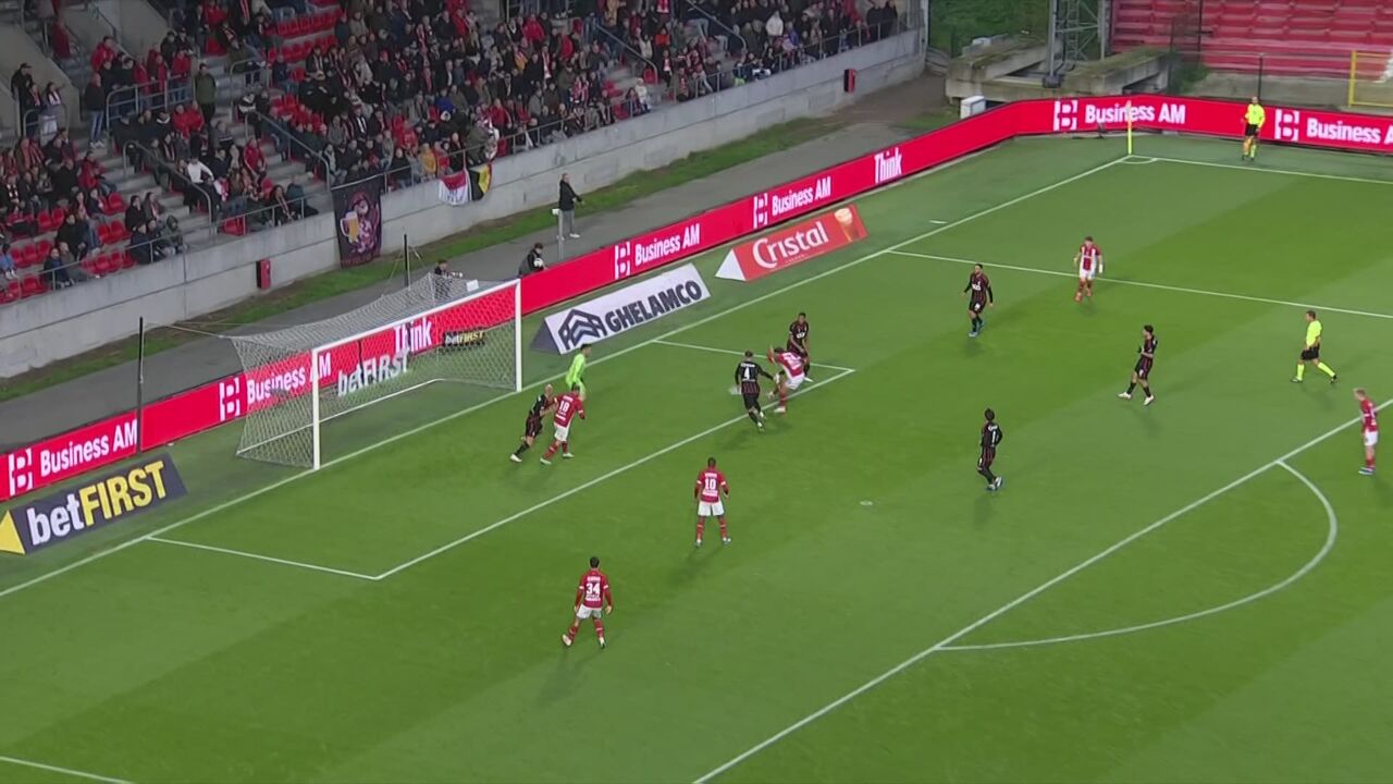 Vandenbempt: "Geen wissels aan de rust bij Standard, om toch maar ...