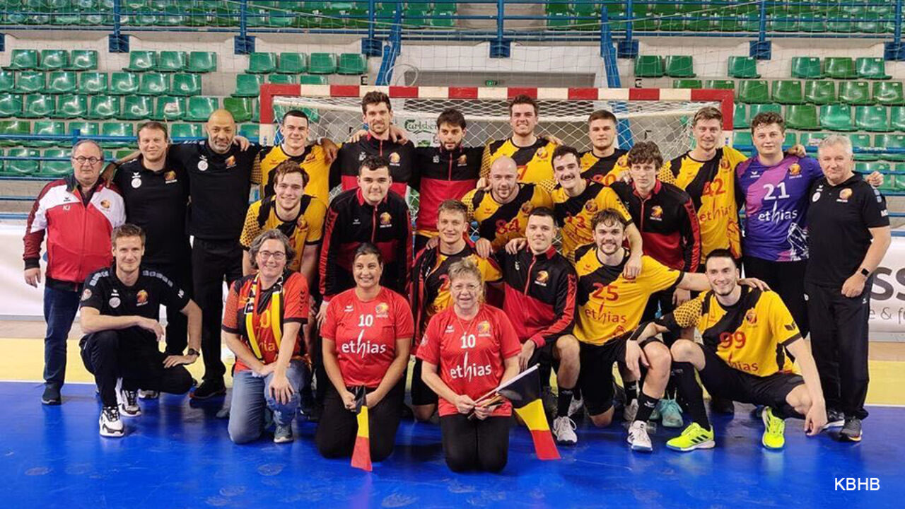 Red Wolves verslinden Cyprus met huid en haar in EK-barrages | sporza