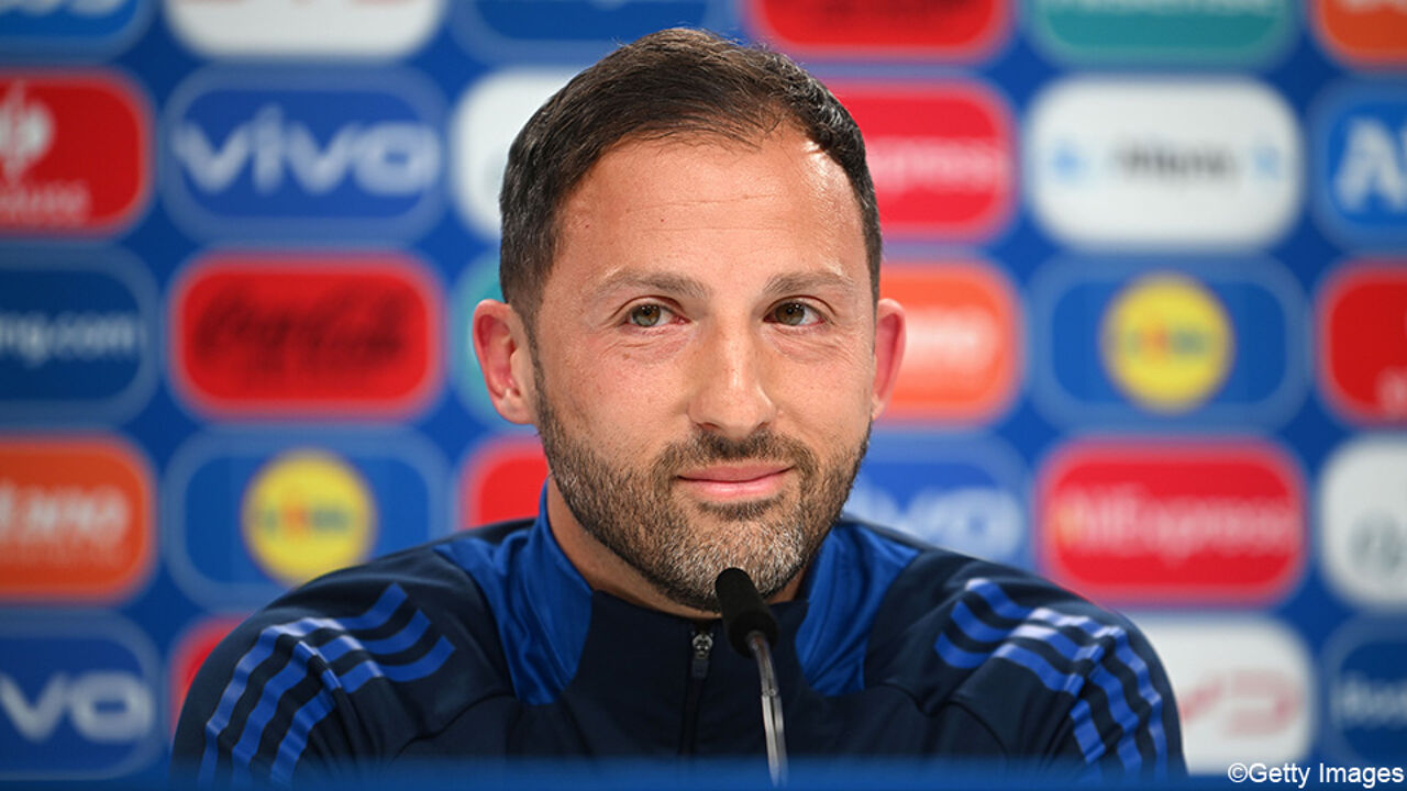 Domenico Tedesco wuift "trots" de Rode Duivels uit: "Einde van een mooi ...