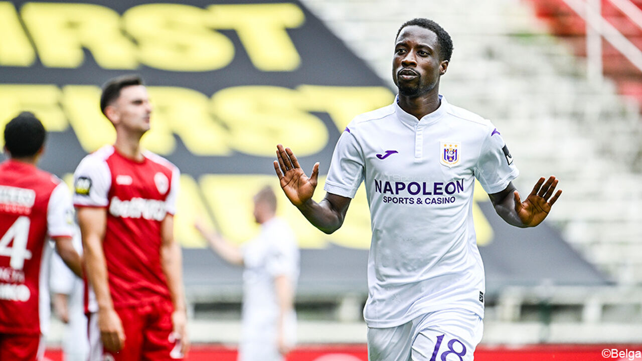 Dodelijk efficiënt Anderlecht boekt gevleide zege bij Antwerp, dat de ...