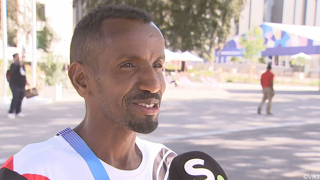 Bashir Abdi "droomt van iets moois" in de olympische marathon, maar "mist wat vertrouwen" | sporza