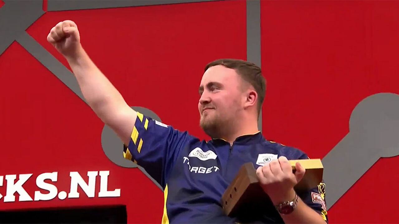 Dominante Luke Littler walst over Van Gerwen en Smith en steekt World ...