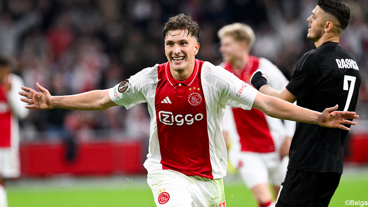 VIDEO - Jonge landgenoot Mika Godts eist met 2 goals hoofdrol op in ruime zege van Ajax tegen ...