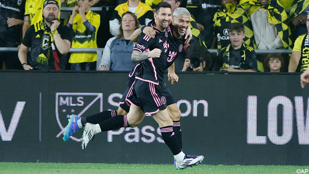 VIDEO: Lionel Messi scoort 2 keer in handvol minuten en pakt tweede ...