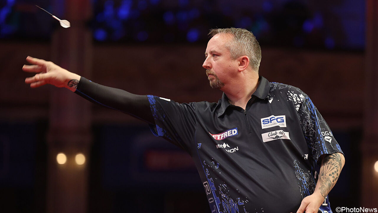 Ritchie "Madhouse" Edhouse kroont zich in Dortmund tot de verrassende Europese kampioen darts ...