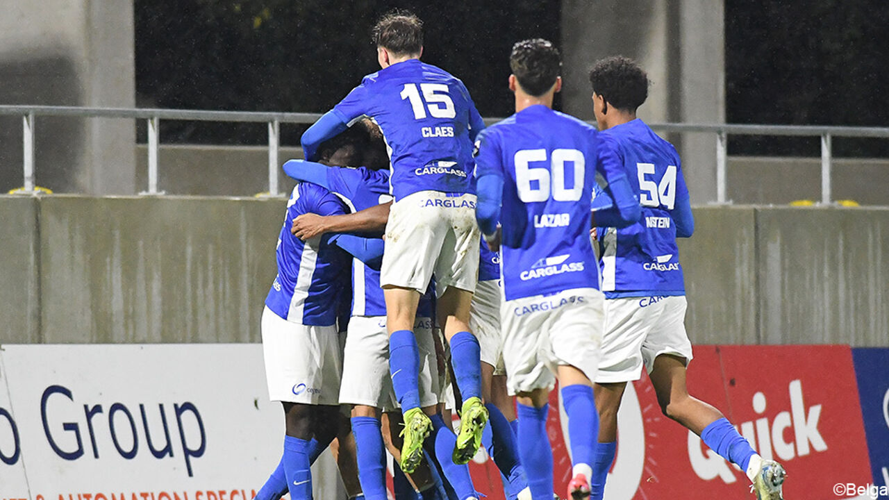 In de 95e minuut! Dubbele doelpuntenmaker Nolan Martens verpest feestje ...