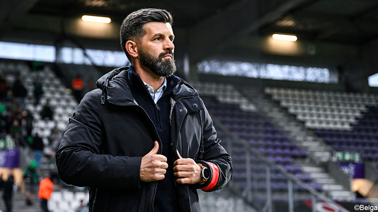 Pijnlijke nederlaag op Beerschot geeft doorslag: Miron Muslic is niet ...