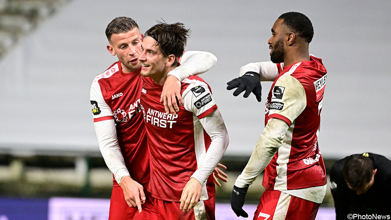 Met Dennis Praet als toonbeeld herademt Antwerp in 2025: "Hij ging niet altijd makkelijk om met ...