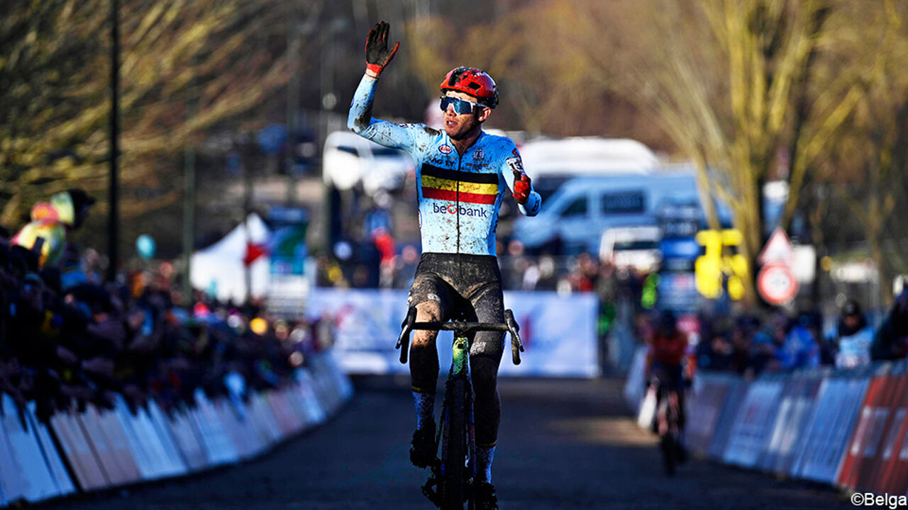 Thibau Nys glundert na WK-brons en dolt met vader na genegeerd advies ...