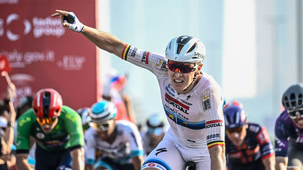 Met overmacht! Tim Merlier rolt met de spierballen en pakt 2e ...