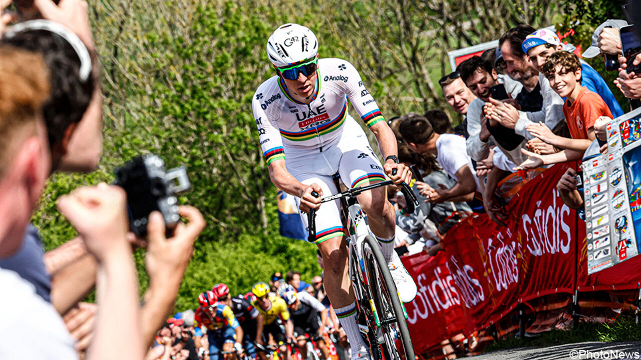VIDEO - De triomftocht van Tadej Pogacar, Remco Evenepoel zakt door het ...