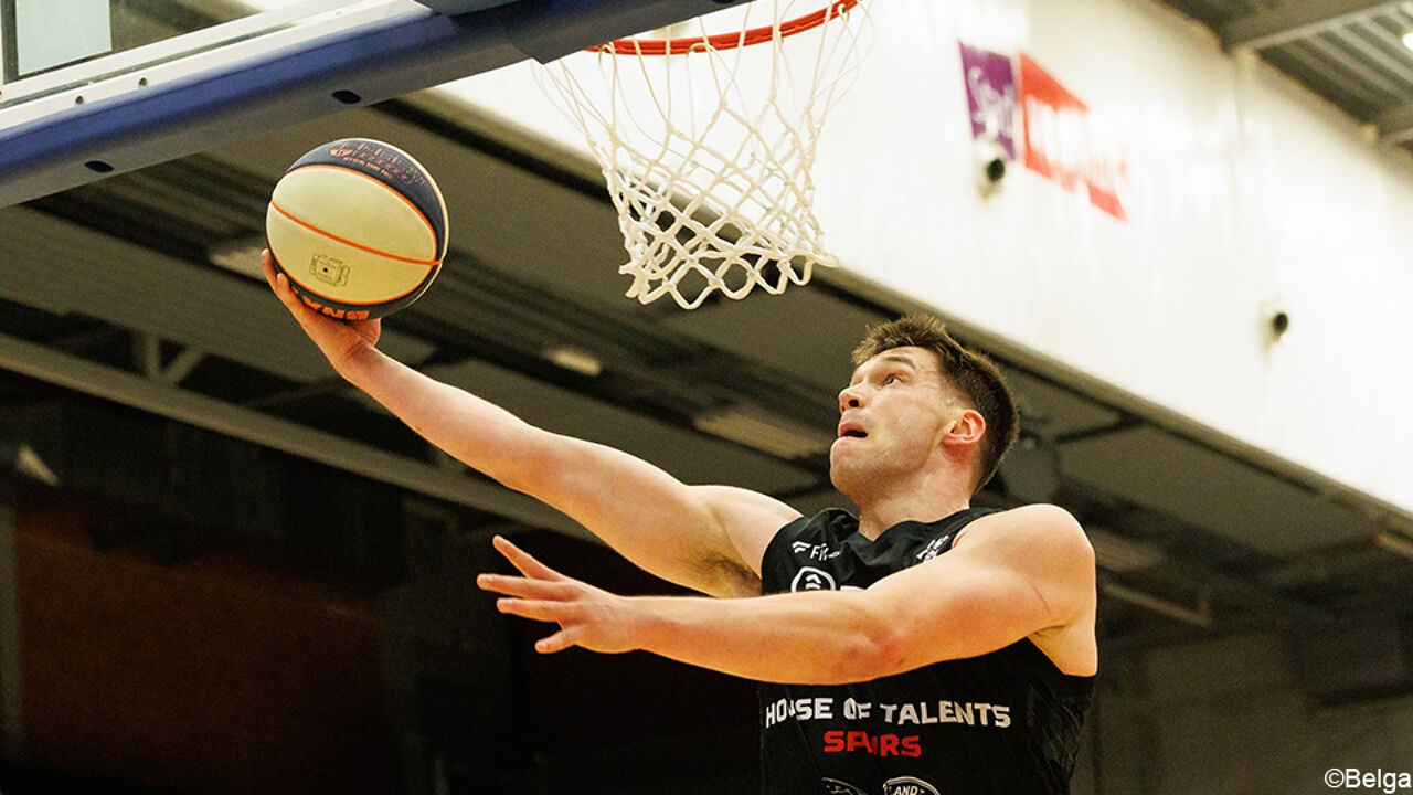 Niels De Ridder beste Belg, Johan Roijakkers beste coach: Kortrijk pakt ...