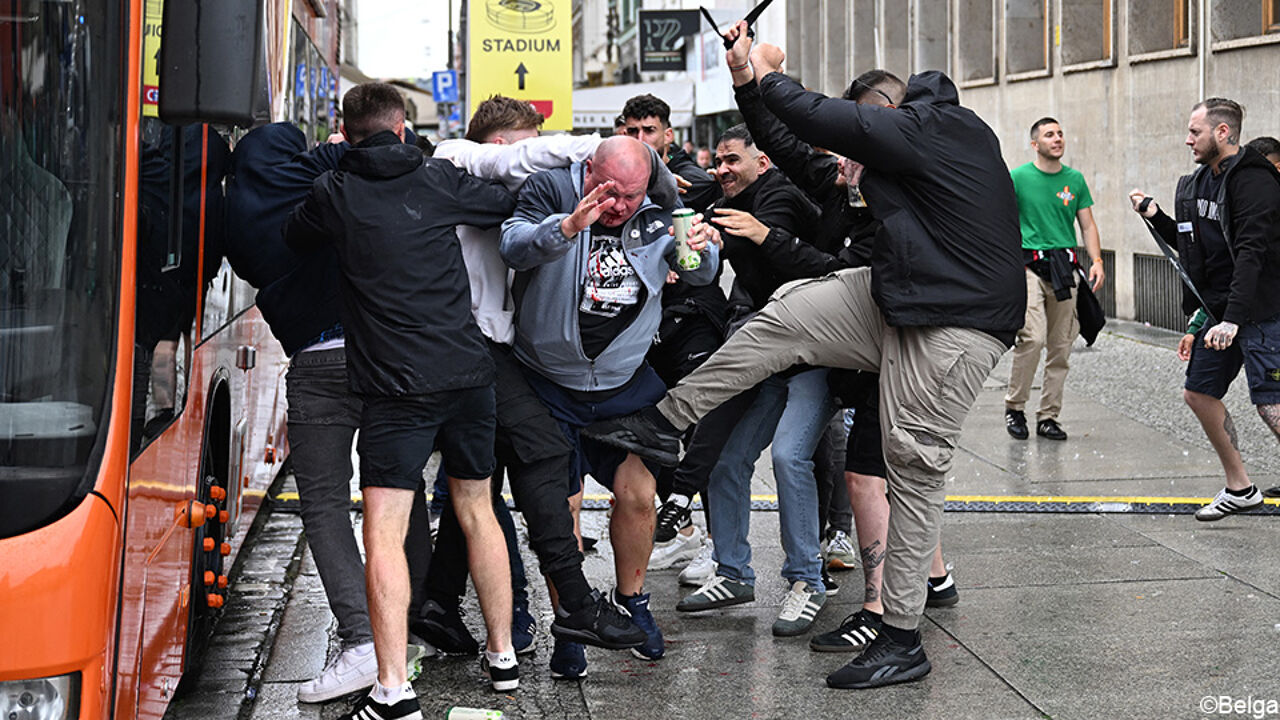 Opnieuw rellen voor een Europese finale: hooligans van Chelsea en Betis ...