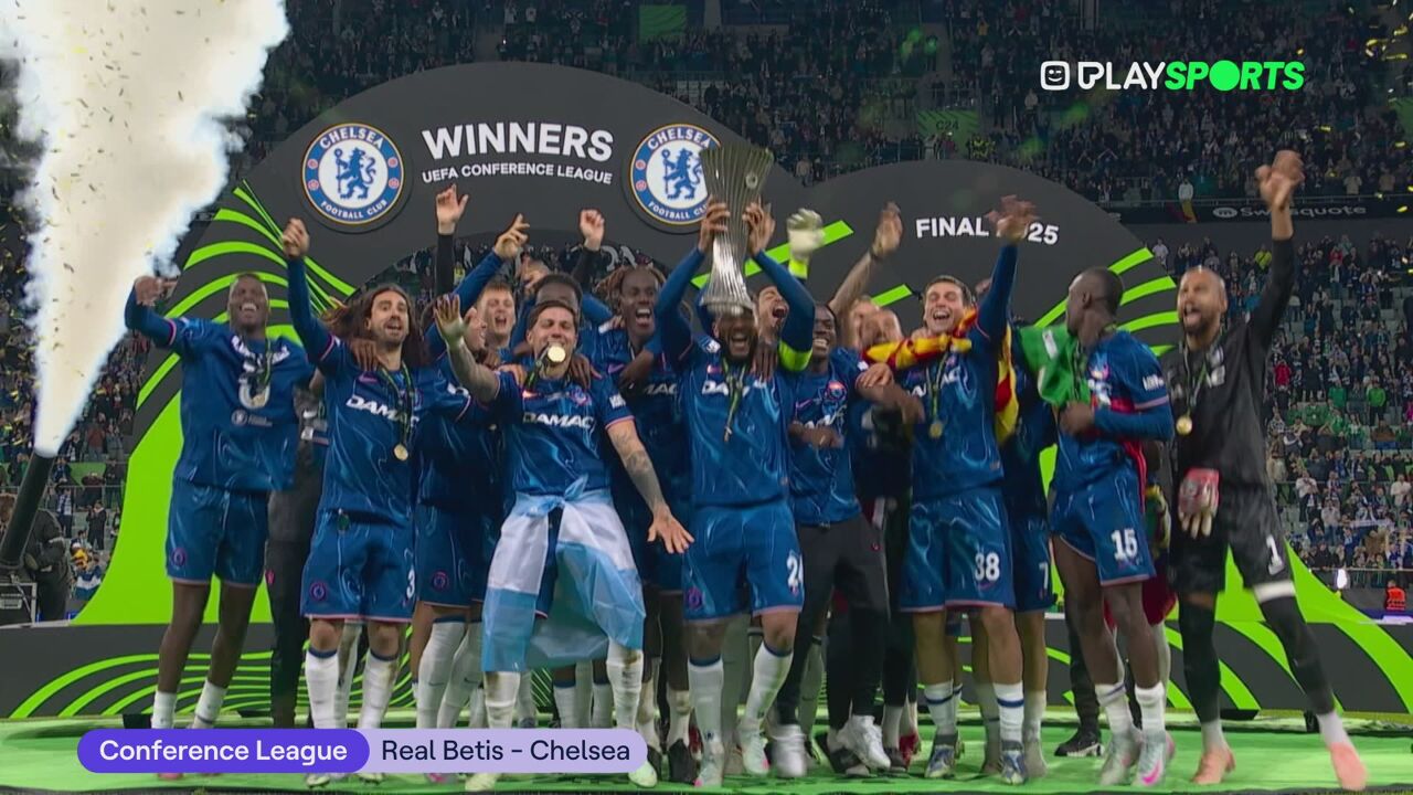 Chelsea wint met spectaculaire comeback Conference League-finale tegen ...