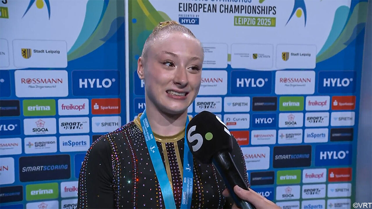 Lisa Vaelen blinkt met de bronzen medaille rond haar nek: "Het was lang ...