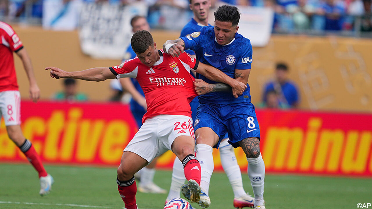 Geen spatje regen, toch duurt Benfica-Chelsea door onderbreking en verlengingen bijna 5 uur ...
