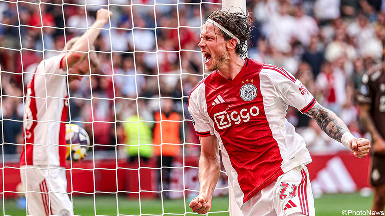 Dankzij twee echte spitsengoals: Wout Weghorst neemt Ajax bij de hand tegen nieuwkomer Telstar ...