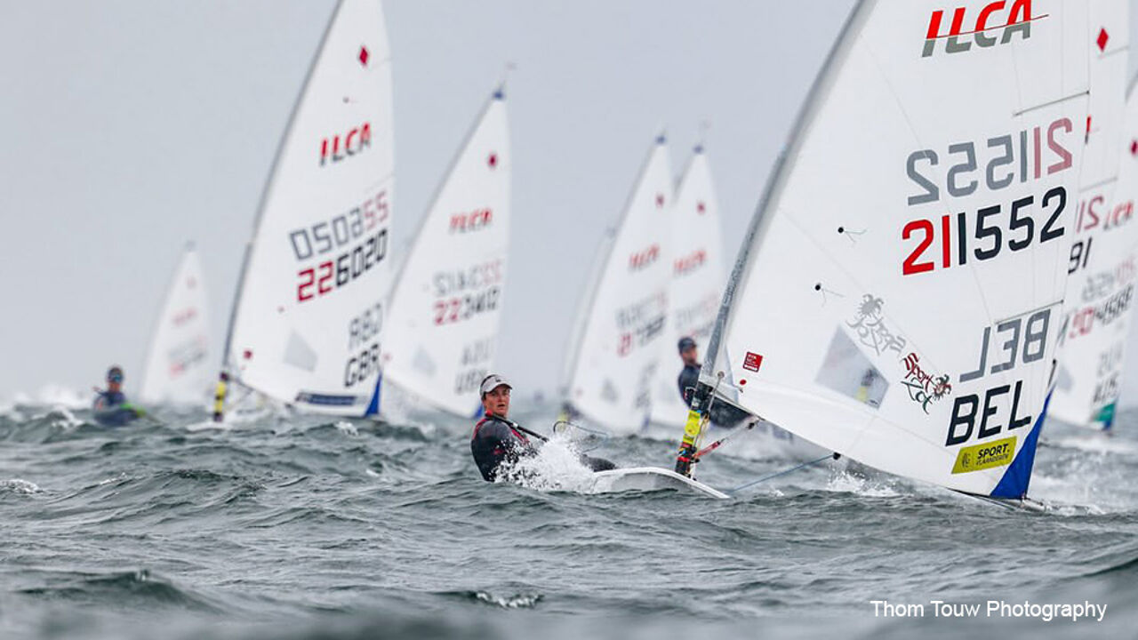 Emma Plasschaert zeilt naar brons op EK, sterke William De Smet grijpt ...