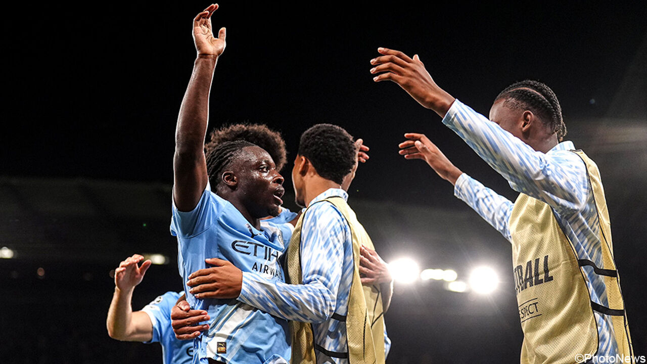 Pareltje van Jeremy Doku helpt Manchester City aan zege tegen Napoli ...