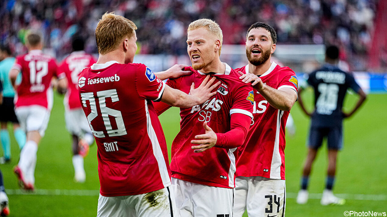 Dankzij een penaltydoelpunt in de 98e (!) minuut: Feyenoord speelt gelijk tegen AZ en is perfect ...