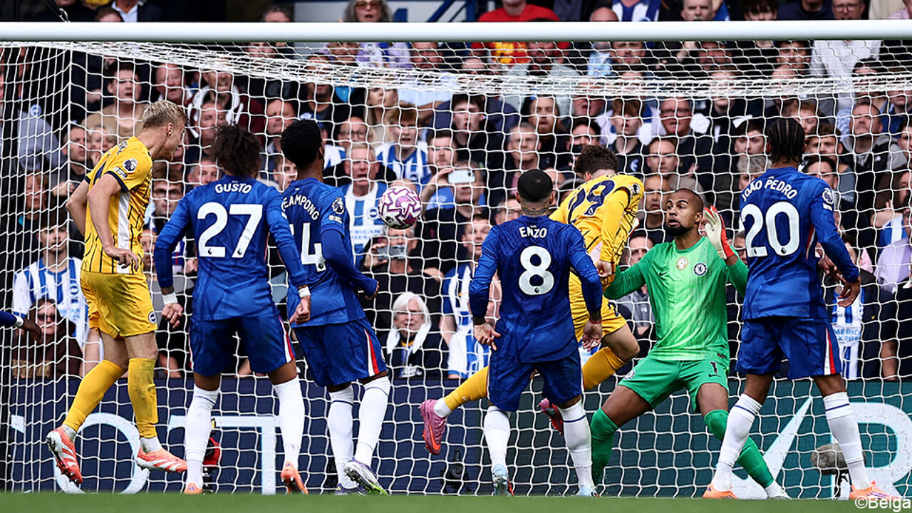Wat een moment voor Maxim De Cuyper! In 93e minuut krijgt hij Stamford ...